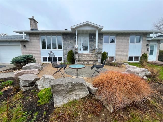 Maison de plain-pied | À vendre | 3 chambre(s) | 14 Rue Henri-Lessard ...